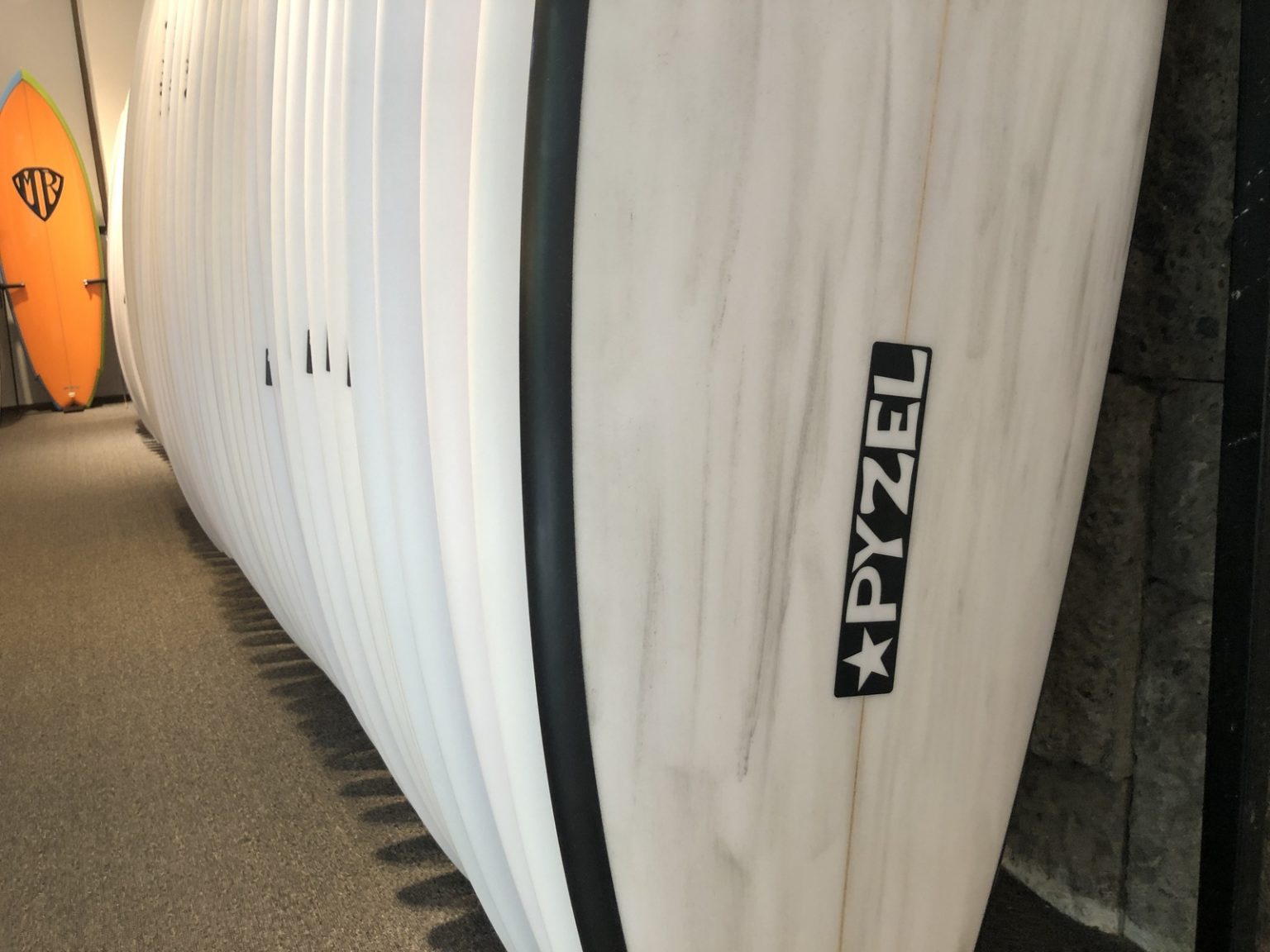 日本より6万円安く買える！バリ島ブランド品サーフボードの相場【LOST・AL MERRICK・PYZEL・DHD】 | バリ倶楽部